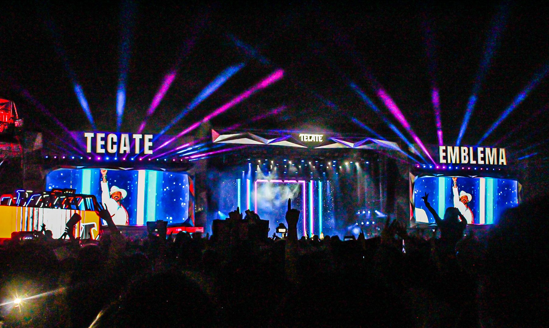 LA PLAYLIST DEL TECATE EMBLEMA | El Faro en Las Calles